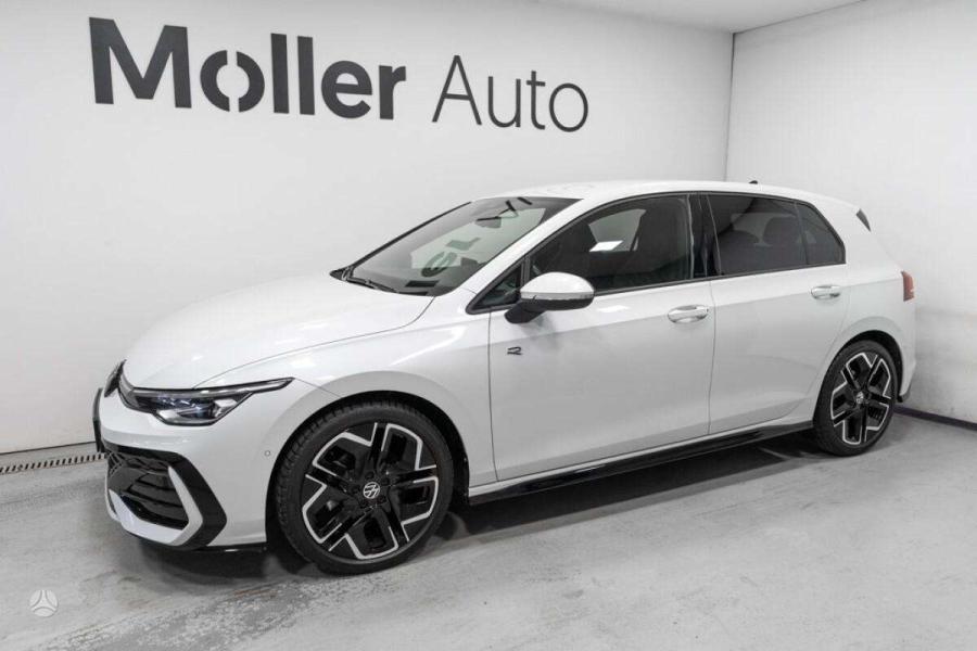 White Volkswagen Golf 2025 in Vilnius, with an engine capacity of 1.50 L and mileage of 46 thousand km for 25250 €, photo 3 on AUTOMOTO.COM.LV