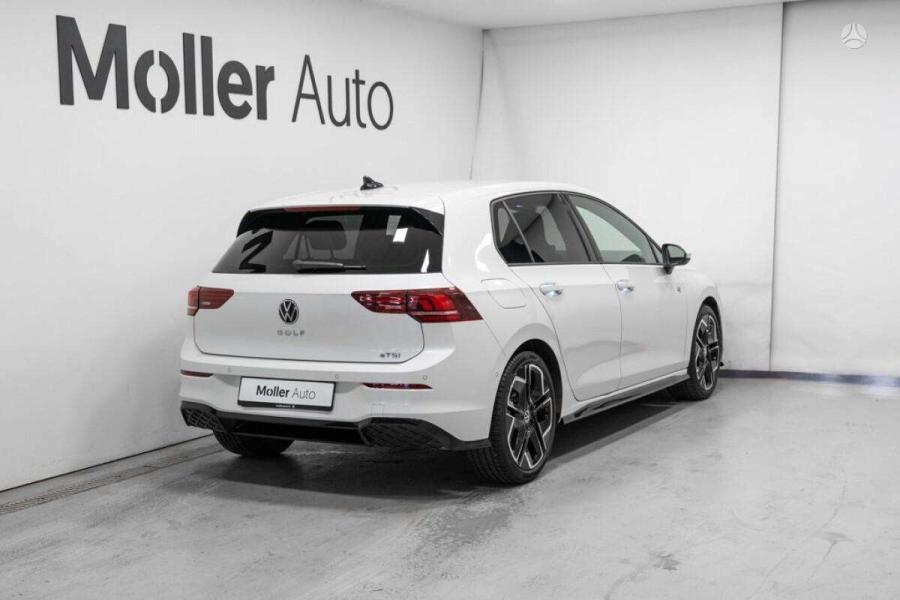 White Volkswagen Golf 2025 in Vilnius, with an engine capacity of 1.50 L and mileage of 46 thousand km for 25250 €, photo 4 on AUTOMOTO.COM.LV