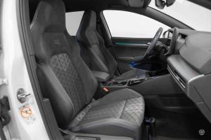 White Volkswagen Golf 2025 in Vilnius, with an engine capacity of 1.50 L and mileage of 46 thousand km for 25250 €, photo 8 on AUTOMOTO.COM.LV