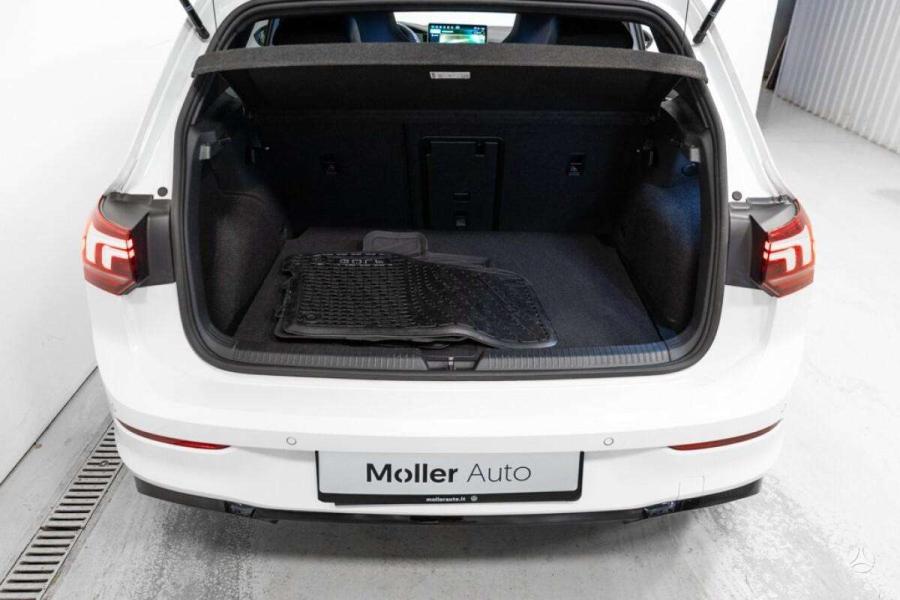 White Volkswagen Golf 2025 in Vilnius, with an engine capacity of 1.50 L and mileage of 46 thousand km for 25250 €, photo 23 on AUTOMOTO.COM.LV