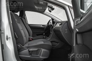 White Volkswagen Golf 2015 in Riga, with an engine capacity of 2.00 L and mileage of 220 thousand km for 8650 €, photo 11 on AUTOMOTO.COM.LV