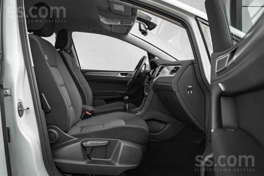 White Volkswagen Golf 2015 in Riga, with an engine capacity of 2.00 L and mileage of 220 thousand km for 8650 €, photo 11 on AUTOMOTO.COM.LV