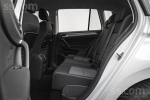 White Volkswagen Golf 2015 in Riga, with an engine capacity of 2.00 L and mileage of 220 thousand km for 8650 €, photo 13 on AUTOMOTO.COM.LV