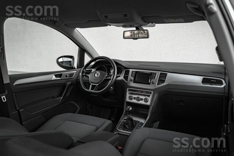 White Volkswagen Golf 2015 in Riga, with an engine capacity of 2.00 L and mileage of 220 thousand km for 8650 €, photo 17 on AUTOMOTO.COM.LV