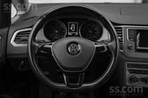 White Volkswagen Golf 2015 in Riga, with an engine capacity of 2.00 L and mileage of 220 thousand km for 8650 €, photo 19 on AUTOMOTO.COM.LV