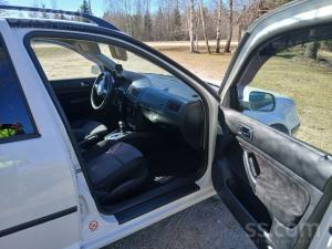 Balts Volkswagen Golf 2006 Tukums, ar dzinēja tilpumu 1.90 L un nobraukumu 220 tūkst. km par 1600 €, foto 8 vietnē AUTOMOTO.COM.LV