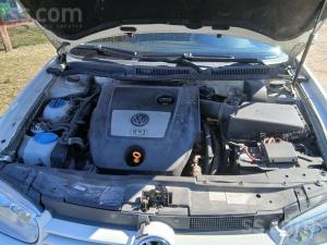 Balts Volkswagen Golf 2006 Tukums, ar dzinēja tilpumu 1.90 L un nobraukumu 220 tūkst. km par 1600 €, foto 9 vietnē AUTOMOTO.COM.LV