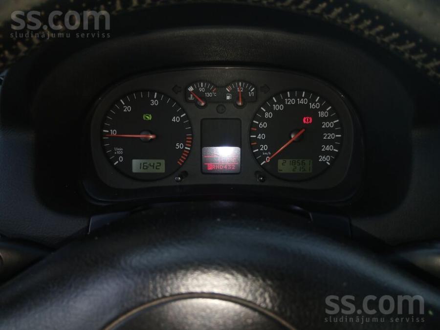 Balts Volkswagen Golf 2006 Tukums, ar dzinēja tilpumu 1.90 L un nobraukumu 219 tūkst. km par 1800 €, foto 5 vietnē AUTOMOTO.COM.LV
