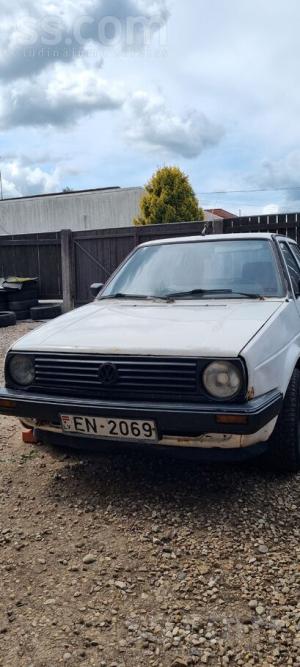 Balts Volkswagen Golf 1989 Tukums, ar dzinēja tilpumu 1.60 L un nobraukumu 531 tūkst. km par 1400 €, foto 1 vietnē AUTOMOTO.COM.LV