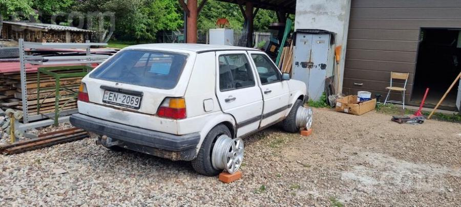 Balts Volkswagen Golf 1989 Tukums, ar dzinēja tilpumu 1.60 L un nobraukumu 531 tūkst. km par 1400 €, foto 2 vietnē AUTOMOTO.COM.LV