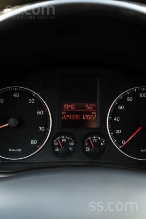 Белый Фольксваген Гольф 2008 в Тукумс, объемом двигателя 1.40 л и пробегом 224 тыс. км за 2200 €, фото 4 на AUTOMOTO.COM.LV
