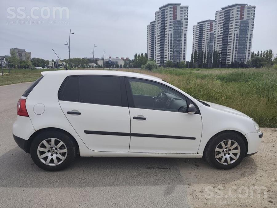 Balts Volkswagen Golf 2008 Rīga, ar dzinēja tilpumu 1.40 L un nobraukumu 286 tūkst. km par 1600 €, foto 3 vietnē AUTOMOTO.COM.LV