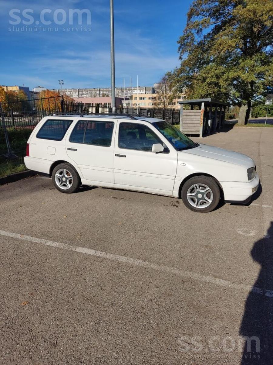 Balts Volkswagen Golf 1998 Rīga, ar dzinēja tilpumu 1.90 L un nobraukumu 344 tūkst. km par 900 €, foto 3 vietnē AUTOMOTO.COM.LV