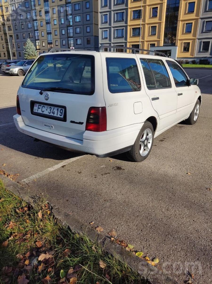 Balts Volkswagen Golf 1998 Rīga, ar dzinēja tilpumu 1.90 L un nobraukumu 344 tūkst. km par 900 €, foto 4 vietnē AUTOMOTO.COM.LV
