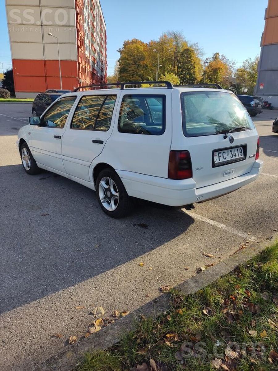 Balts Volkswagen Golf 1998 Rīga, ar dzinēja tilpumu 1.90 L un nobraukumu 344 tūkst. km par 900 €, foto 5 vietnē AUTOMOTO.COM.LV