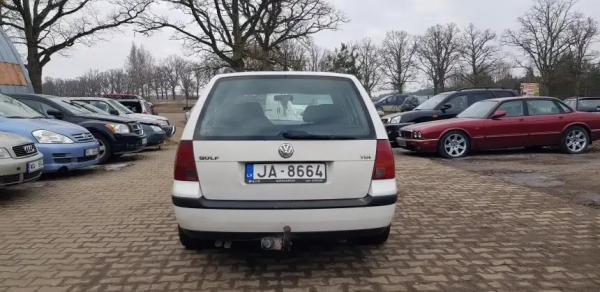 White Volkswagen Golf 2000 in Valmiera, with an engine capacity of 1.90 L and mileage of 344 thousand km for 1450 €, photo 4 on AUTOMOTO.COM.LV