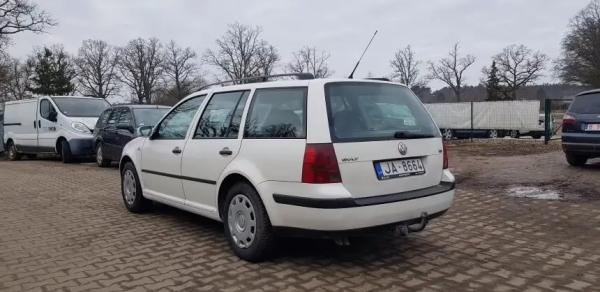 White Volkswagen Golf 2000 in Valmiera, with an engine capacity of 1.90 L and mileage of 344 thousand km for 1450 €, photo 5 on AUTOMOTO.COM.LV