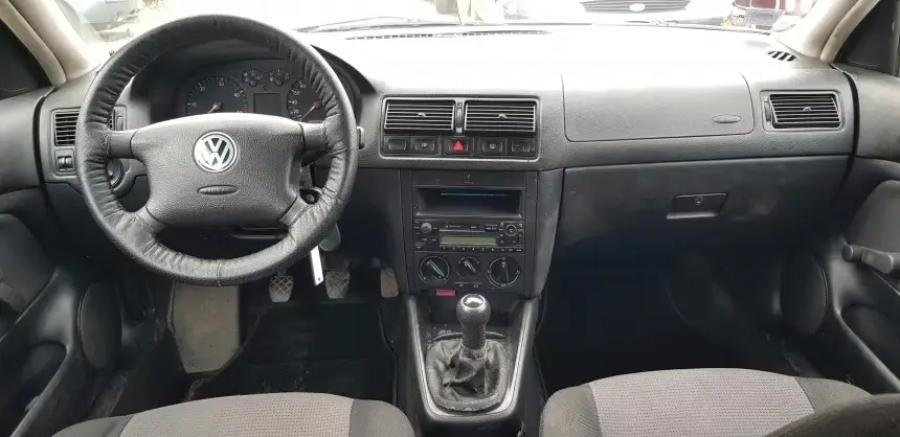Balts Volkswagen Golf 2000 Valmiera, ar dzinēja tilpumu 1.90 L un nobraukumu 344 tūkst. km par 1450 €, foto 10 vietnē AUTOMOTO.COM.LV