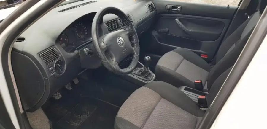 Balts Volkswagen Golf 2000 Valmiera, ar dzinēja tilpumu 1.90 L un nobraukumu 344 tūkst. km par 1450 €, foto 11 vietnē AUTOMOTO.COM.LV