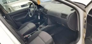 Balts Volkswagen Golf 2000 Valmiera, ar dzinēja tilpumu 1.90 L un nobraukumu 344 tūkst. km par 1450 €, foto 12 vietnē AUTOMOTO.COM.LV