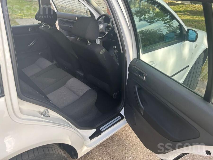 White Volkswagen Golf 2001 in Ludza, with an engine capacity of 1.90 L and mileage of 0 thousand km for 2350 €, photo 19 on AUTOMOTO.COM.LV