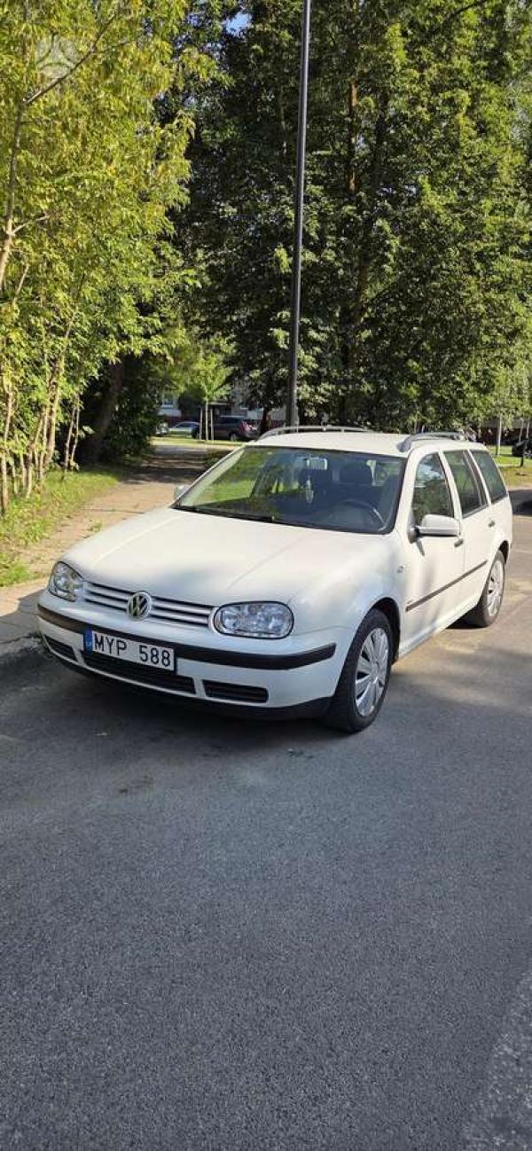 White Volkswagen Golf 2001 in Vilnius, with an engine capacity of 1.60 L and mileage of 229 thousand km for 700 €, photo 1 on AUTOMOTO.COM.LV