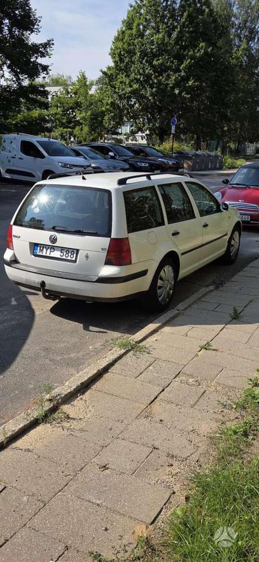 Balts Volkswagen Golf 2001 Viļņa, ar dzinēja tilpumu 1.60 L un nobraukumu 229 tūkst. km par 700 €, foto 5 vietnē AUTOMOTO.COM.LV