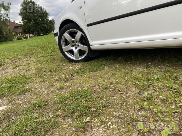 White Volkswagen Golf 2001 in Ludza, with an engine capacity of 1.90 L and mileage of 0 thousand km for 2300 €, photo 10 on AUTOMOTO.COM.LV