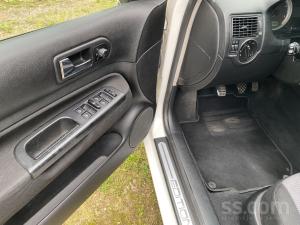White Volkswagen Golf 2001 in Ludza, with an engine capacity of 1.90 L and mileage of 0 thousand km for 2300 €, photo 12 on AUTOMOTO.COM.LV