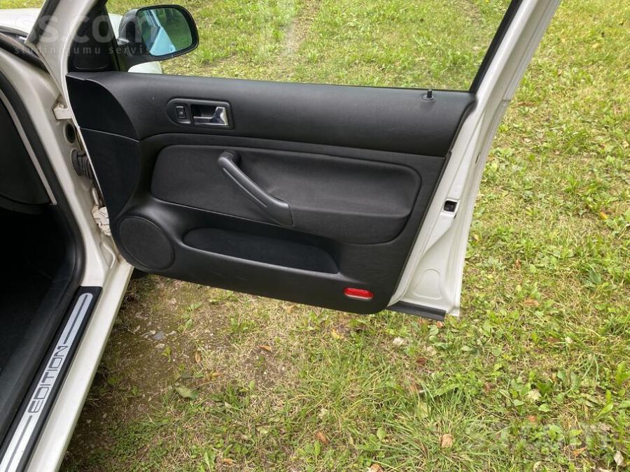 White Volkswagen Golf 2001 in Ludza, with an engine capacity of 1.90 L and mileage of 0 thousand km for 2300 €, photo 18 on AUTOMOTO.COM.LV