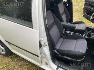 White Volkswagen Golf 2001 in Ludza, with an engine capacity of 1.90 L and mileage of 0 thousand km for 2300 €, photo 20 on AUTOMOTO.COM.LV