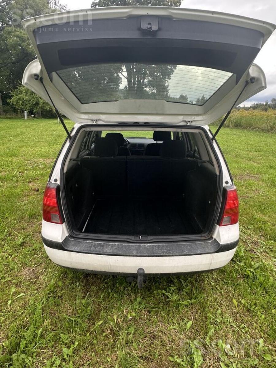 Balts Volkswagen Golf 2001 Rīga, ar dzinēja tilpumu 1.90 L un nobraukumu 406 tūkst. km par 1200 €, foto 4 vietnē AUTOMOTO.COM.LV
