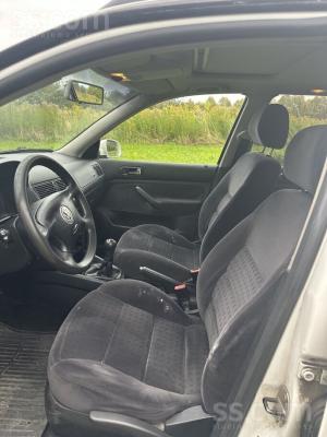 Balts Volkswagen Golf 2001 Rīga, ar dzinēja tilpumu 1.90 L un nobraukumu 406 tūkst. km par 1200 €, foto 5 vietnē AUTOMOTO.COM.LV