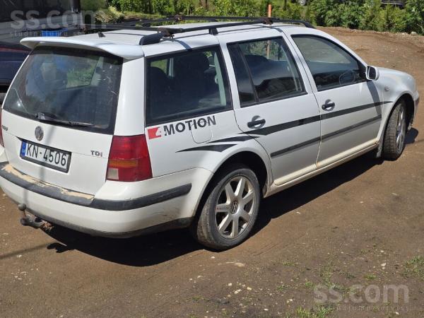 Balts Volkswagen Golf 2004 Rēzekne, ar dzinēja tilpumu 1.90 L un nobraukumu 414 tūkst. km par 1400 €, foto 3 vietnē AUTOMOTO.COM.LV