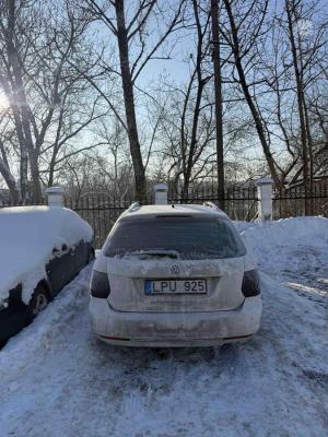 White Volkswagen Golf 2008 in Vilnius, with an engine capacity of 1.39 L and mileage of 221 thousand km for 700 €, photo  on AUTOMOTO.COM.LV