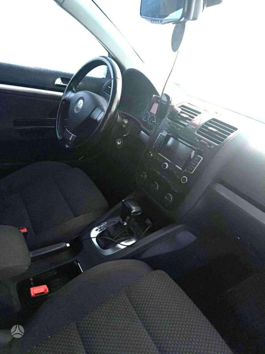 Balts Volkswagen Golf 2008 Viļņa, ar dzinēja tilpumu 1.39 L un nobraukumu 221 tūkst. km par 700 €, foto 5 vietnē AUTOMOTO.COM.LV