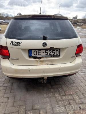 Белый Фольксваген Гольф 2008 в Цесис, объемом двигателя 1.90 л и пробегом 387 тыс. км за 830 €, фото 6 на AUTOMOTO.COM.LV