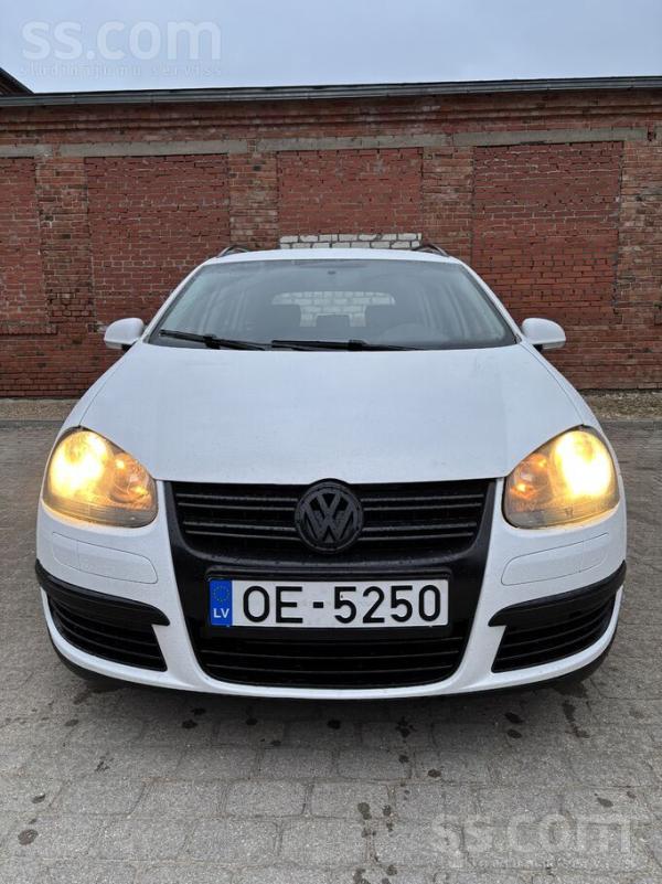 Balts Volkswagen Golf 2008 Cēsis, ar dzinēja tilpumu 1.90 L un nobraukumu 387 tūkst. km par 1500 €, foto 1 vietnē AUTOMOTO.COM.LV