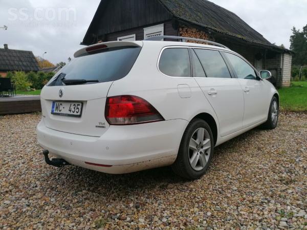 Balts Volkswagen Golf 2010 Krāslava, ar dzinēja tilpumu 1.60 L un nobraukumu 300 tūkst. km par 3250 €, foto 4 vietnē AUTOMOTO.COM.LV