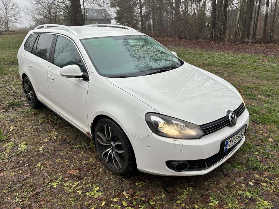 Balts Volkswagen Golf 2010 Panevēža, ar dzinēja tilpumu 1.97 L un nobraukumu 260 tūkst. km par 2700 €, foto 2 vietnē AUTOMOTO.COM.LV