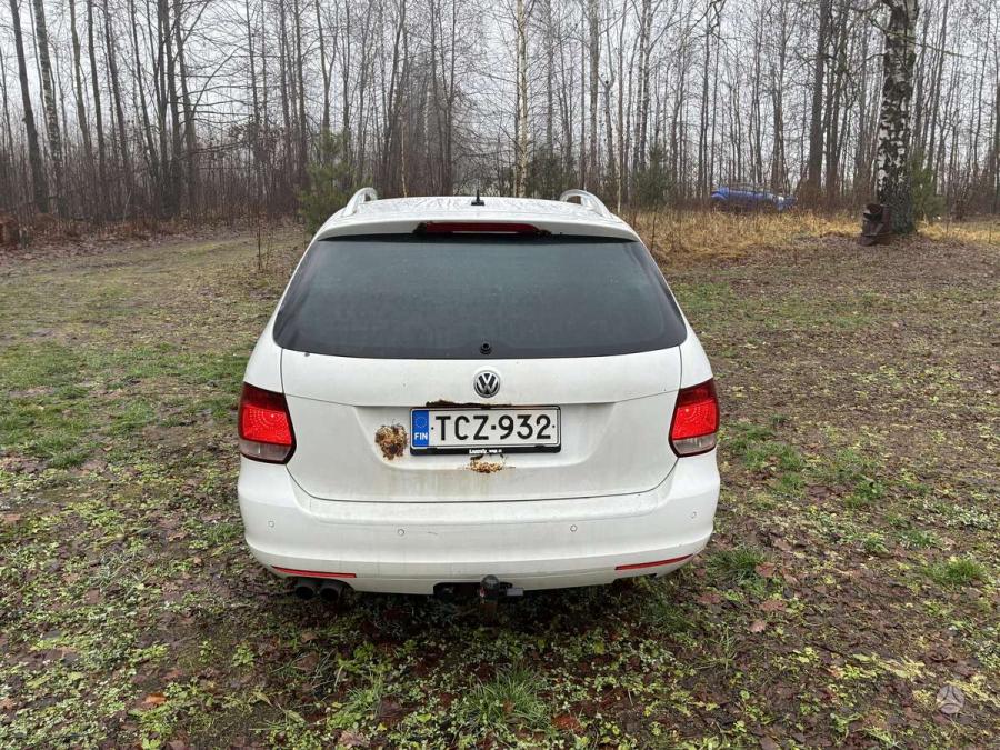 Balts Volkswagen Golf 2010 Panevēža, ar dzinēja tilpumu 1.97 L un nobraukumu 260 tūkst. km par 2700 €, foto 4 vietnē AUTOMOTO.COM.LV