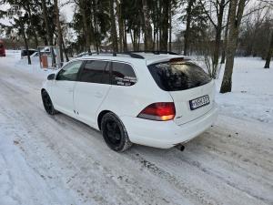 White Volkswagen Golf 2010 in Radviliskis, with an engine capacity of 1.90 L and mileage of 372 thousand km for 2650 €, photo 4 on AUTOMOTO.COM.LV