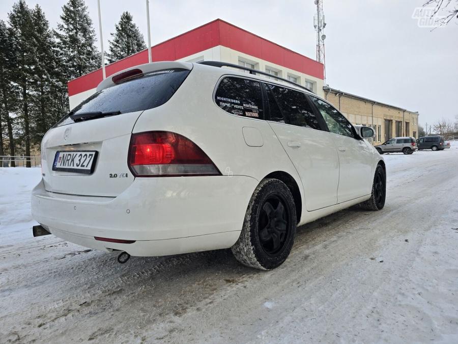 White Volkswagen Golf 2010 in Radviliskis, with an engine capacity of 1.90 L and mileage of 372 thousand km for 2650 €, photo 7 on AUTOMOTO.COM.LV
