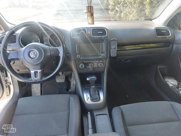 White Volkswagen Golf 2010 in Ukmerge, with an engine capacity of 1.60 L and mileage of 230 thousand km for 2150 €, photo 4 on AUTOMOTO.COM.LV