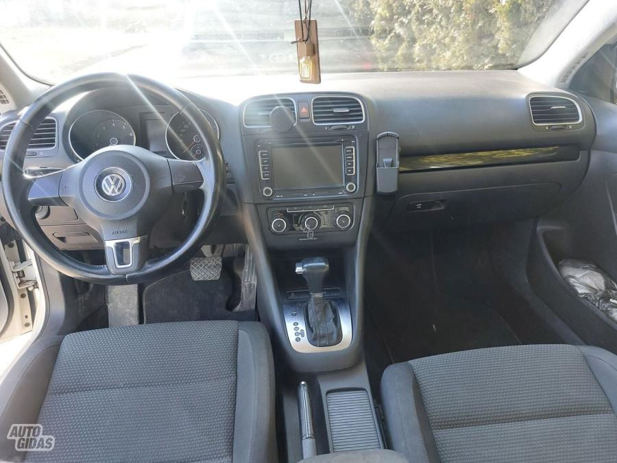 Balts Volkswagen Golf 2010 Ukmergė, ar dzinēja tilpumu 1.60 L un nobraukumu 230 tūkst. km par 2150 €, foto 5 vietnē AUTOMOTO.COM.LV