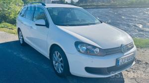 White Volkswagen Golf 2010 in Riga, with an engine capacity of 2.00 L and mileage of 427 thousand km for 2700 €, photo 3 on AUTOMOTO.COM.LV