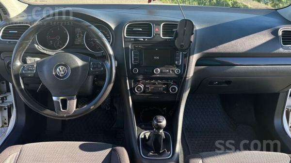 Balts Volkswagen Golf 2010 Rīga, ar dzinēja tilpumu 2.00 L un nobraukumu 427 tūkst. km par 2700 €, foto 3 vietnē AUTOMOTO.COM.LV