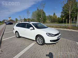White Volkswagen Golf 2010 in Cesis, with an engine capacity of 1.40 L and mileage of 223 thousand km for 1995 €, photo 4 on AUTOMOTO.COM.LV