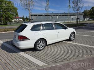 White Volkswagen Golf 2010 in Cesis, with an engine capacity of 1.40 L and mileage of 223 thousand km for 1995 €, photo 5 on AUTOMOTO.COM.LV