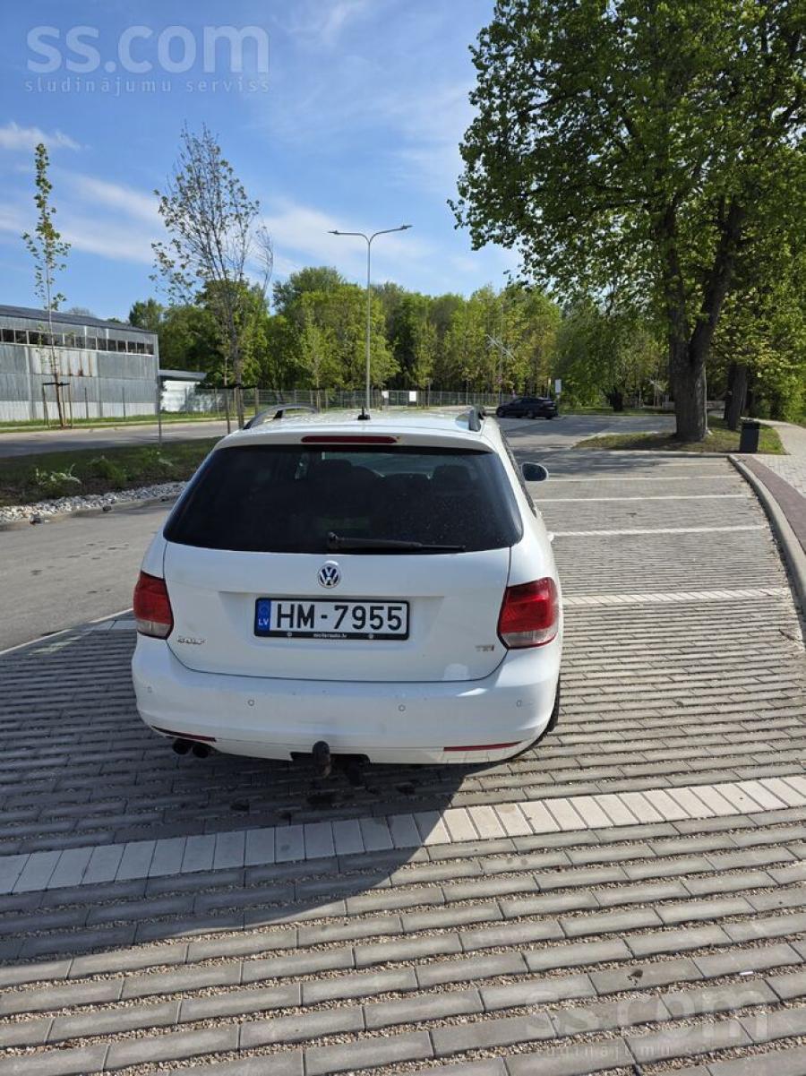 White Volkswagen Golf 2010 in Cesis, with an engine capacity of 1.40 L and mileage of 223 thousand km for 1995 €, photo 6 on AUTOMOTO.COM.LV